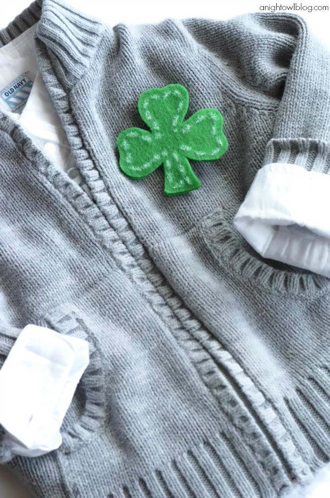 No-Sew Shamrock Pin | A Night Owl Blog