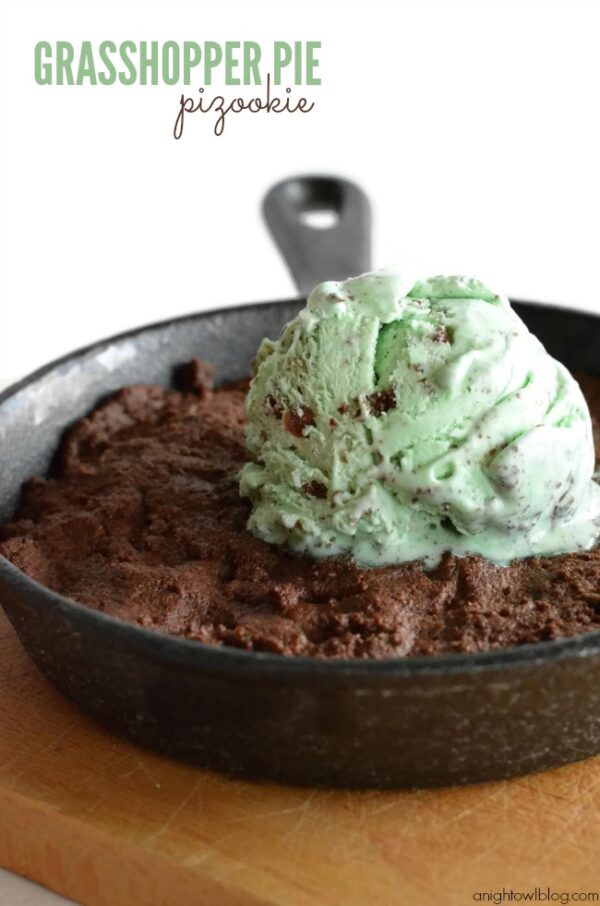 Grasshopper Pie Pizookie - A Night Owl Blog
