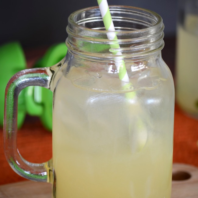 Easy Homemade Lemonade - A Night Owl Blog