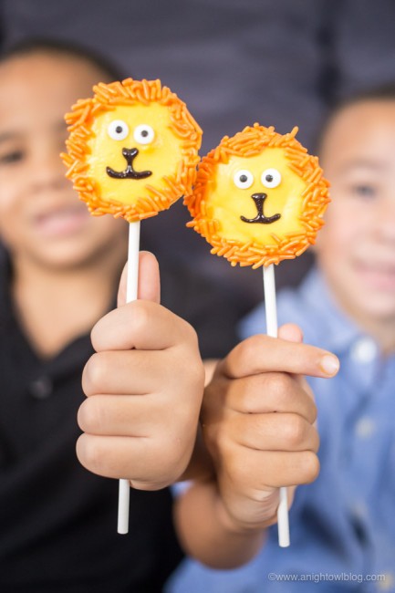 The Lion Guard Lion Cookie Pops - A Night Owl Blog